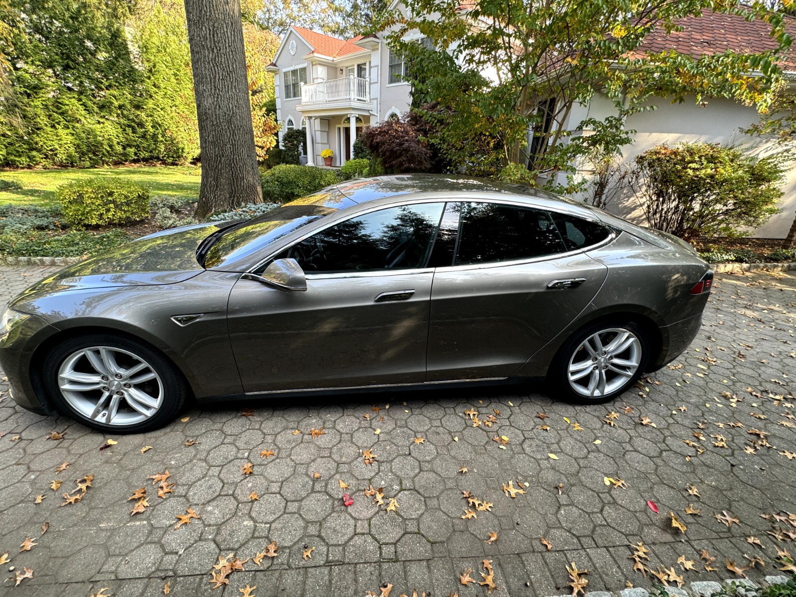 2015 Tesla Model S 85D - Find My Electric