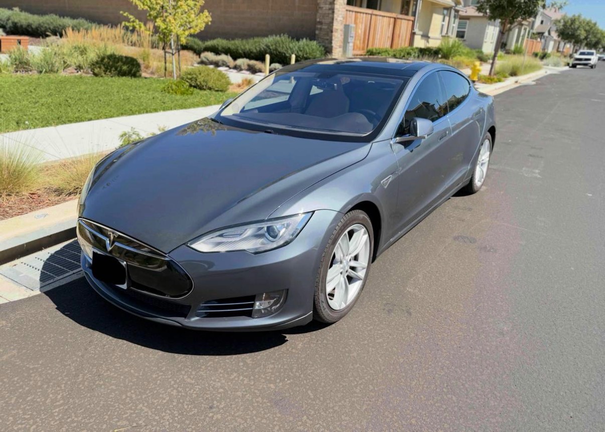 2014 Tesla Model S 85 - Find My Electric