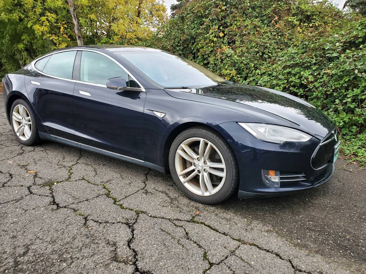 2014 Tesla Model S 85 - Find My Electric