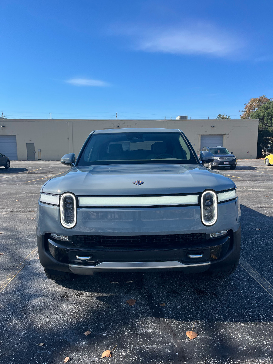 2022 Rivian R1T Adventure - Find My Electric