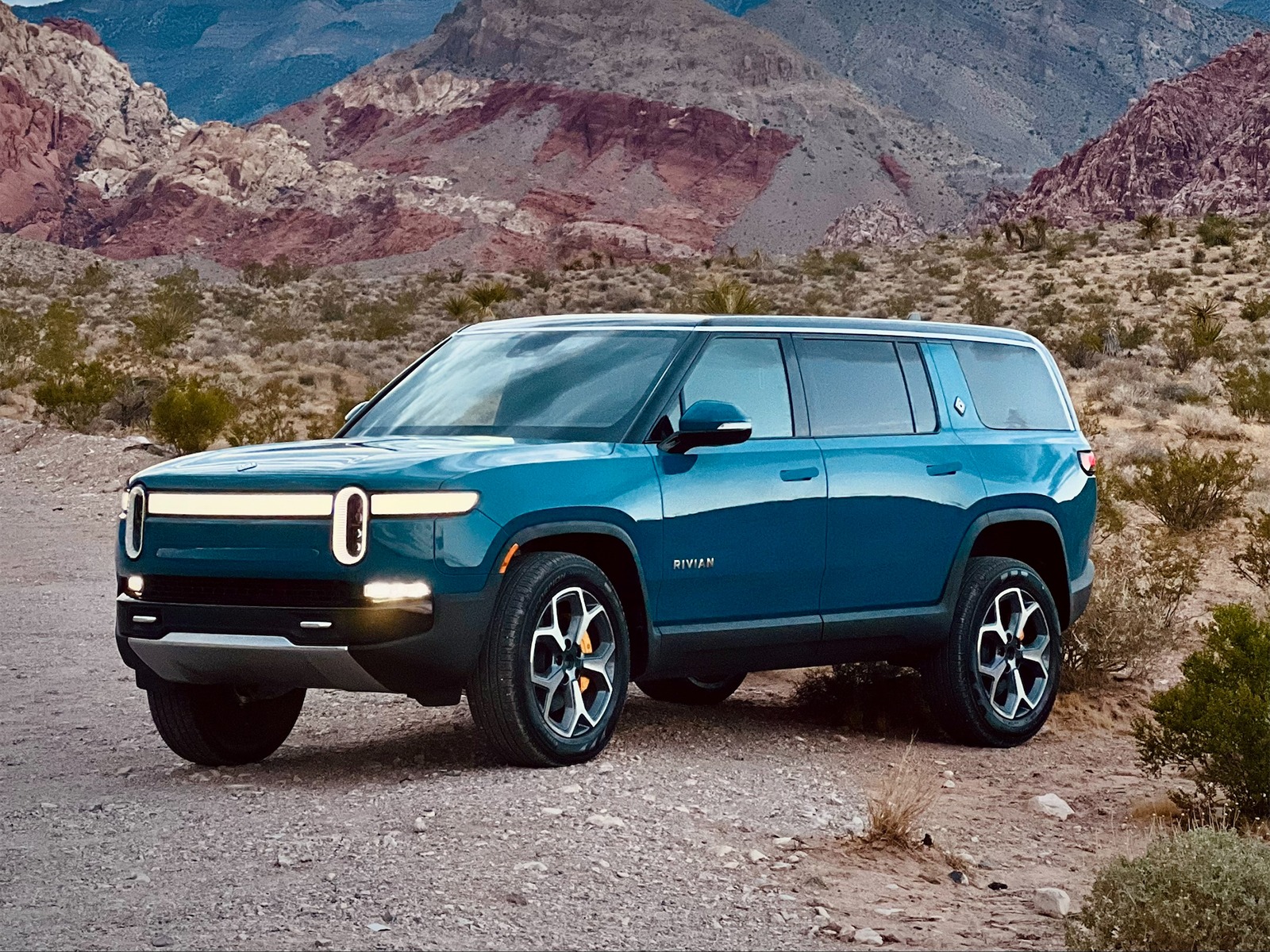 2023 Rivian R1S Adventure - Find My Electric