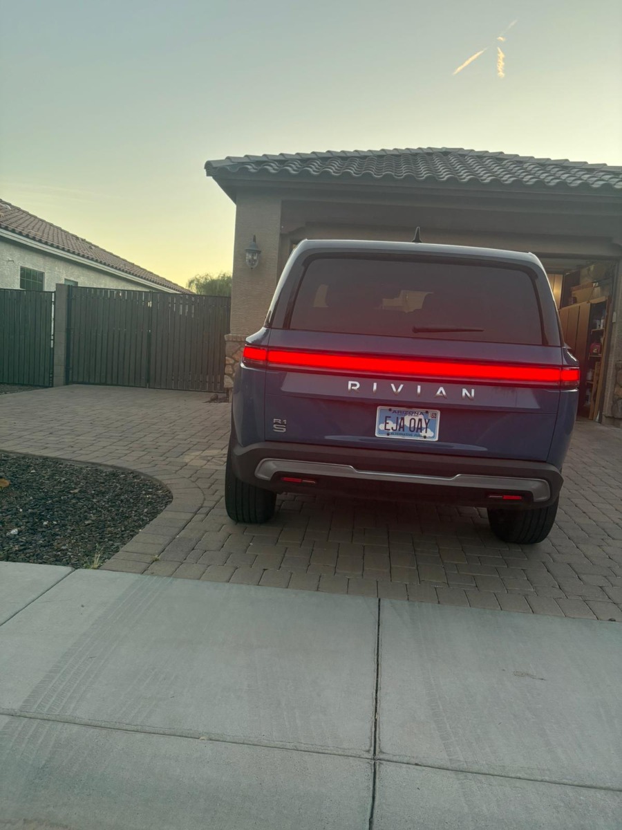 2025 Rivian R1S Adventure - Find My Electric