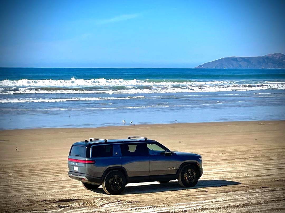 2023 Rivian R1S Adventure - Find My Electric