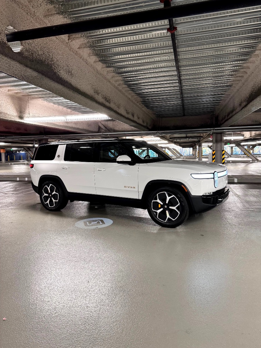 2023 Rivian R1S Adventure - Find My Electric