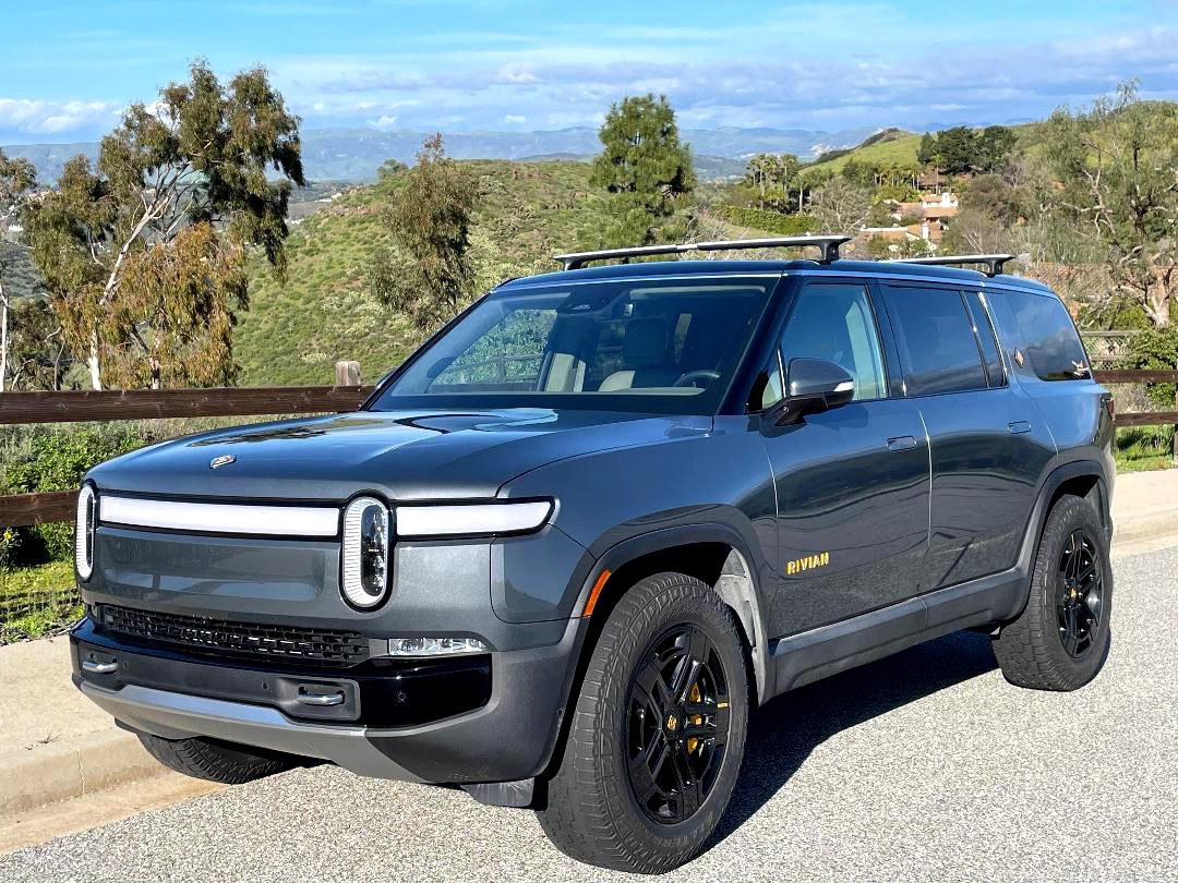 2023 Rivian R1S Adventure - Find My Electric