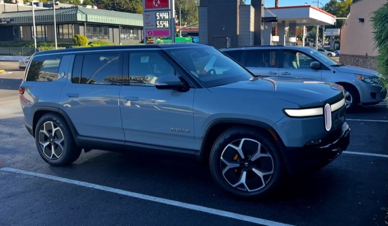 2023 Rivian R1S Adventure - Find My Electric