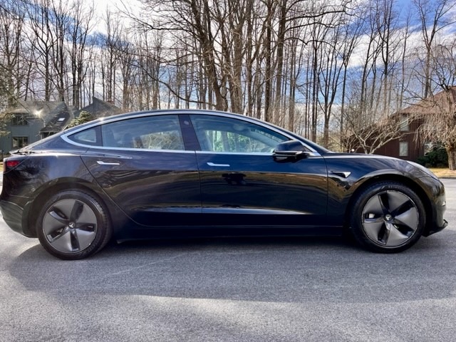 2018 Tesla Model 3 Mid Range RWD - Find My Electric