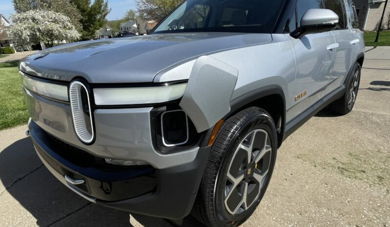 2023 Rivian R1S Adventure - Find My Electric